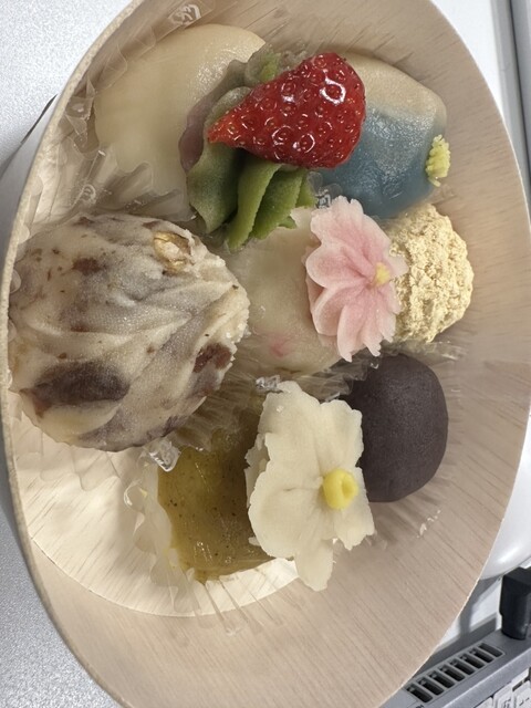 フラワーおはぎ専門店 oh!huggy!! 豊洲千客万来店 （オーハギー） - 市場前/和菓子 | 食べログ