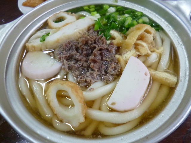 『甘めのだし汁が特徴の松山名物「アサヒ」の鍋焼きうどん』by ΨあやΨ : 鍋焼うどん アサヒ - 大街道/うどん [食べログ]
