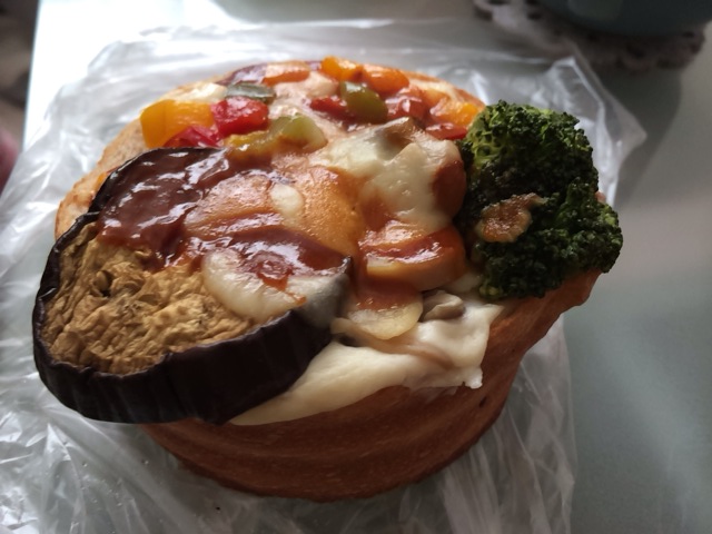 『チャーリー 東札幌』by K-kenken : パンの店 チャーリー - 東札幌/パン [食べログ]