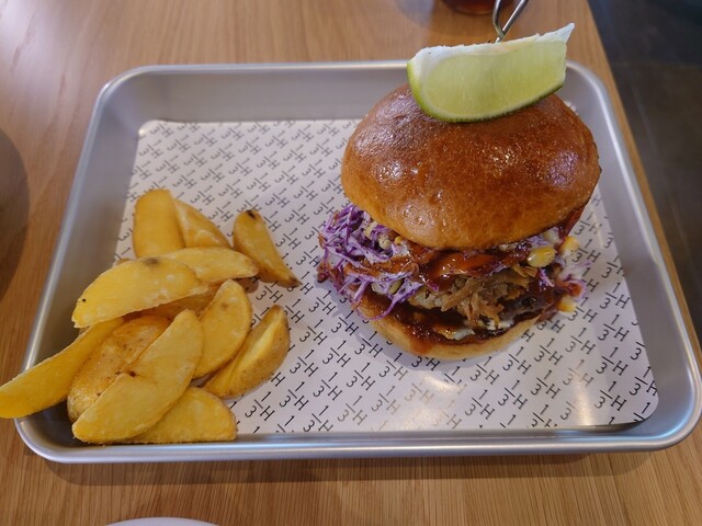 1/3 HAMBURGER FACTORY 野々市店 （サンブンノイチハンバーガーファクトリー） - 押野/ハンバーガー | 食べログ