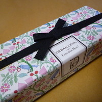 『キュートなパッケージと1粒試食オマケ付』by sakigold : 【閉店】ドゥバイヨル 丸ビル店 - 二重橋前/チョコレート [食べログ]