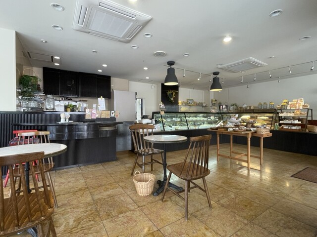 『BABON pâtisserie／テラスが気持ちよいカフェ』by 100 : バボン パティスリー （BABON ptisserie ...