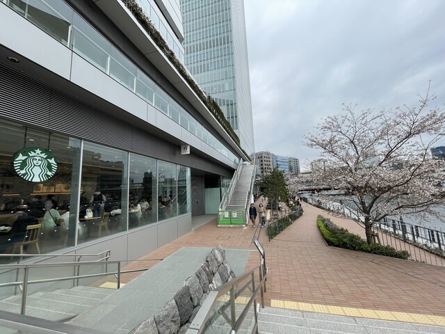 by ryoku : スターバックスコーヒー 横浜市役所 ラクシス フロント店 （STARBUCKS COFFEE） - 馬車道/カフェ [食べログ]
