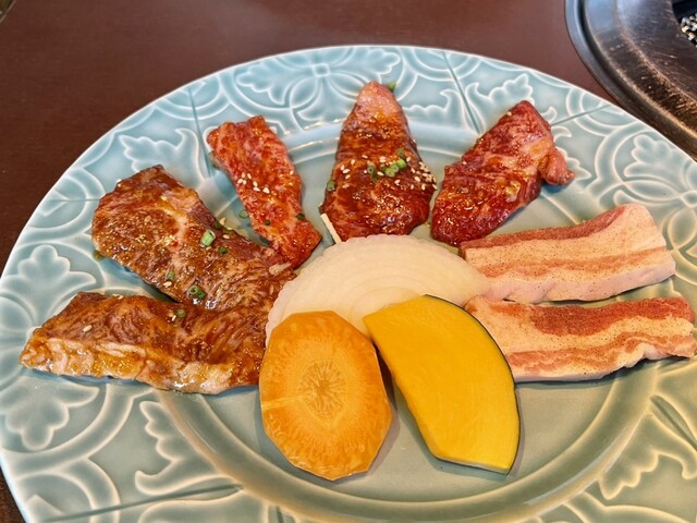 『昼から贅沢に焼肉』by fumion9222 : 焼肉のMr.青木 （ミスターアオキ） - 上三緒/焼肉 [食べログ]