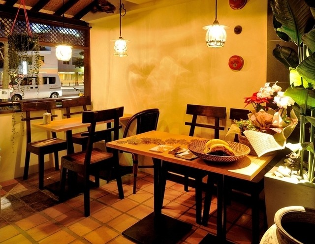 座席 : Bai toong （バイトーン） - 本山/タイ料理 | 食べログ