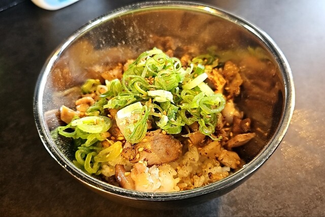 『ICHONI YASASHIKU?』by リーだ : RAMEN HITONI YASASHIKU （ラーメン ヒトニ ヤサシク） - 秋田 ...