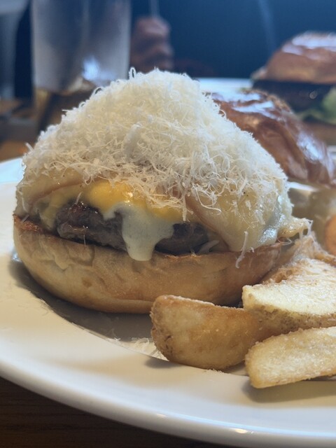 『大人のハンバーガー』by 美食家 K : Burger POLICE - 都立大学/ハンバーガー [食べログ]