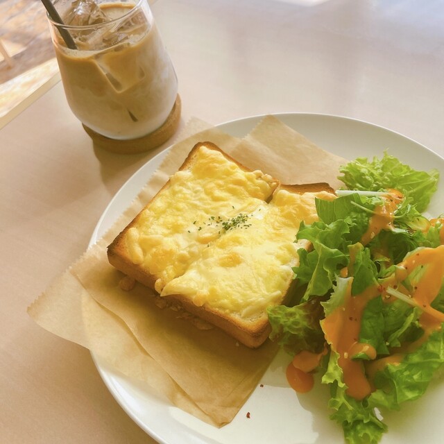 by aoki1982 : Cafe’s Bond 141 （カフェズ ボンド イチヨンイチ） - 近津/カフェ [食べログ]