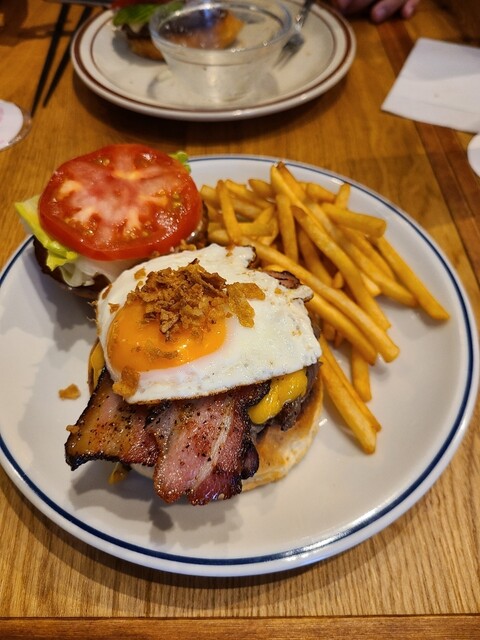 MEATkitchen MEとYOU ビストロ酒場 （ミートキッチン ミーとユー ビストロ酒場【旧店名】ビストロ小屋 MEとYOU） - 新橋/ビストロ/ネット予約可 | 食べログ