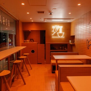 座席 : TOSSO （トソ） - 六本木/ビストロ | 食べログ