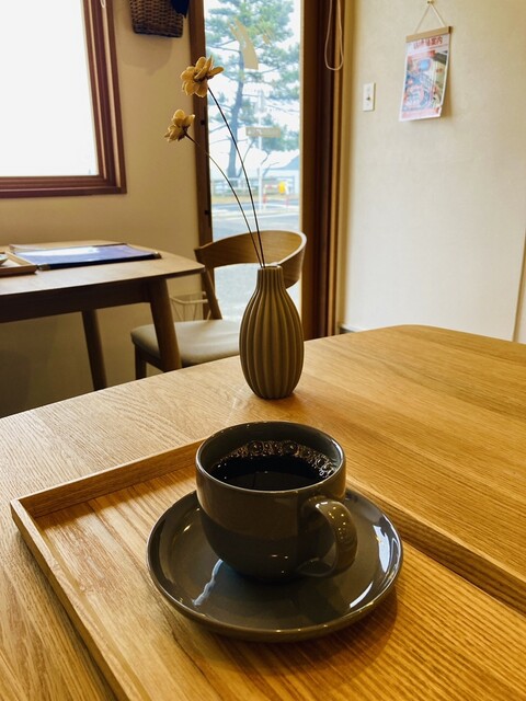 IGNIS COFFEE ROASTER （イグニスコーヒーロースター） - 泊/カフェ | 食べログ