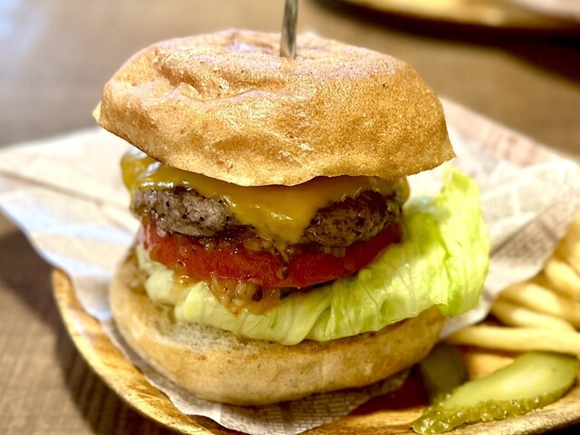 『特製バリネスソースとレアステーキのパテ』by ooo123Aooo : Jack37Burger （ジャックサンナナバーガー） - 小伝馬町 ...