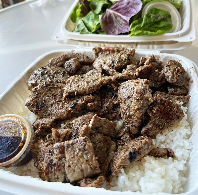 『ボリュームがあり柔らかい肉質のステーキプレート！』by kaze_gourmet : Steak Shack - ワイキキ/ハワイ料理 [食べログ]