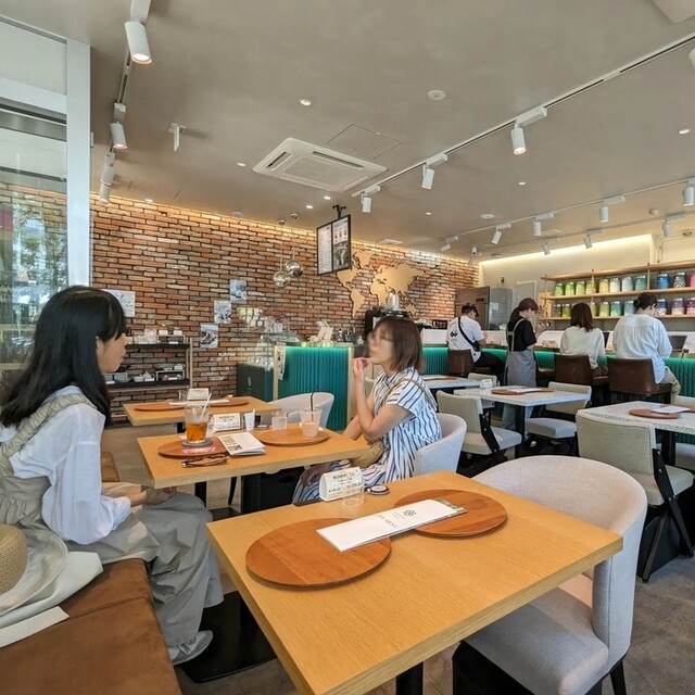【閉店】THREE TEA CAFE トレインチ自由が丘店 （スリーティーカフェ） - 自由が丘/カフェ | 食べログ