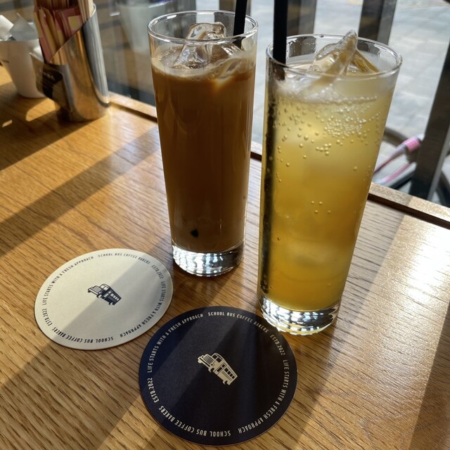 by f4c0d7 : SCHOOL BUS COFFEE STOP KYOTO （スクールバスコーヒーストップ） - 神宮丸太町/カフェ ...