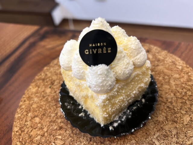 『行列のできる中央林間のスイーツ百名店』by PukFuk : MAISON GIVRÉE （メゾン ジブレー） - 中央林間/ケーキ [食べログ]