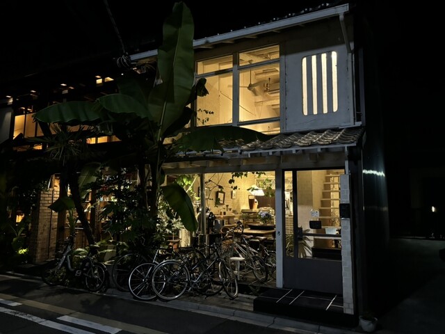 『夜遅くまで開いているカフェ』by UNOMAKI : カフェ ビブリオティック ハロー! （Cafe Bibliotic Hello ...