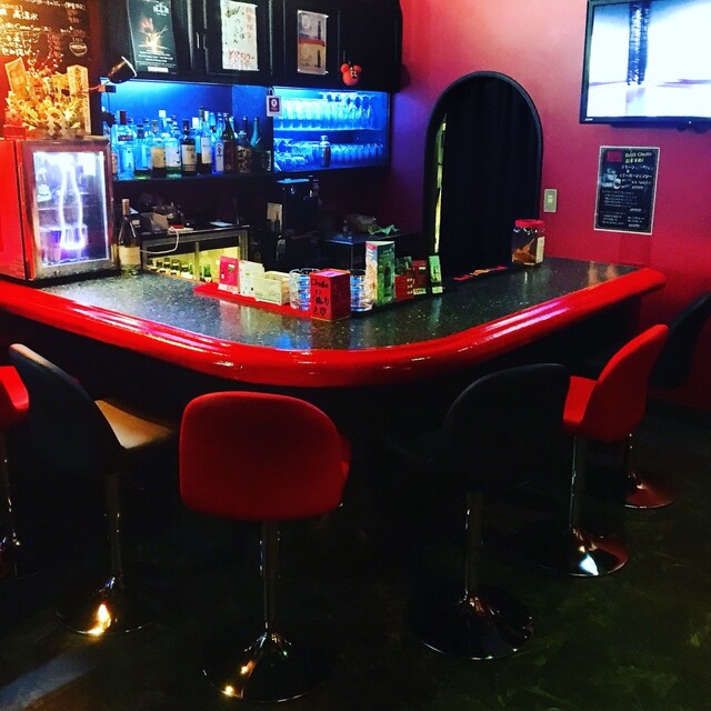 座席 : Bar Chuto 錦糸町 - 錦糸町/バー | 食べログ