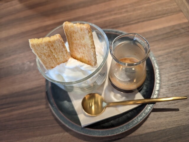 PERTICA COFFEE （ペルティカ コーヒー） - 小伝馬町/カフェ | 食べログ