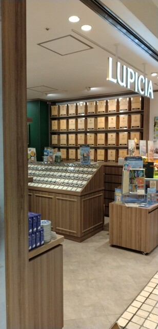 『紅茶専科のイメージですが』by mashirokun : ルピシア 横浜駅西口店 （LUPICIA） - 横浜/カフェ [食べログ]