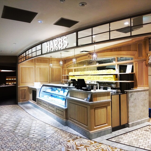 HARBS ニュウマン横浜店 （ハーブス） - 横浜/カフェ | 食べログ
