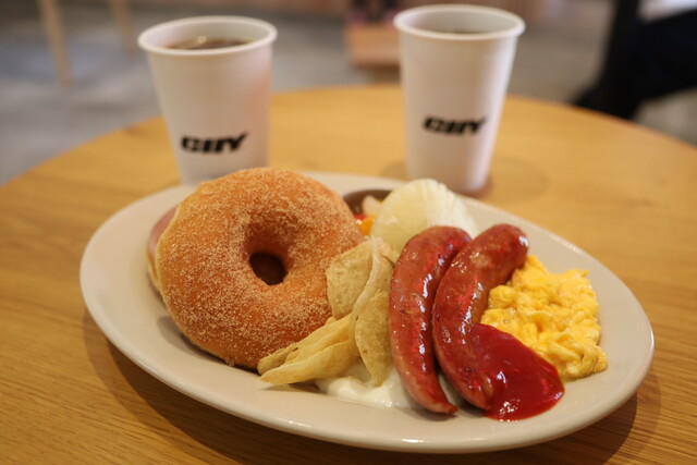 THE CITY DONUTS AND COFFEE （ザ シティ ドーナツアンドコーヒー） - 三宮（神戸市営）/ドーナツ | 食べログ