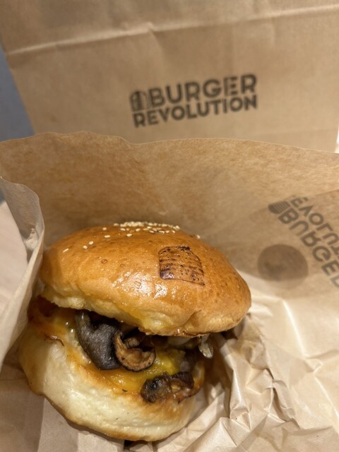 Burger Revolution Naha （バーガー レボリューション） - 美栄橋/ハンバーガー/ネット予約可 | 食べログ
