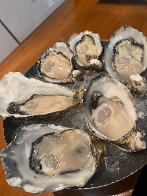 Oyster Lab 横浜駅前店 （オイスター ラブ） - 横浜/オイスターバー/ネット予約可 | 食べログ