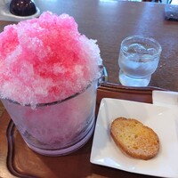 『体を冷やすにはもってこいのかき氷』by ann-zu : モンターニュ 石原店 - 天竜川/ケーキ [食べログ]