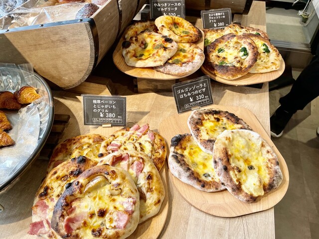 R Baker 刈谷ミササガパーク店 （アール ベイカー） - 刈谷/パン | 食べログ