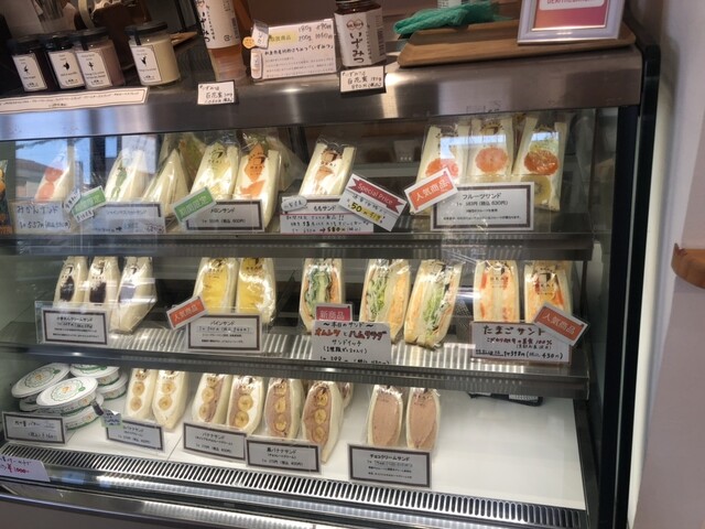 デアイ・ザ・ベーカリー 奈良店 （DEAI THE BAKERY） - 田原本/パン | 食べログ