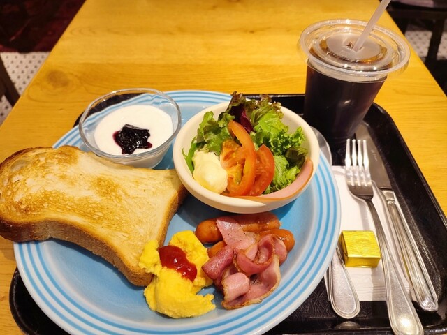『川崎駅の穴場モーニング』by KSK LEEM : COFFEE ＆ NY DELI CAFE NOLITA アトレ川崎店 （コーヒーアンド ...