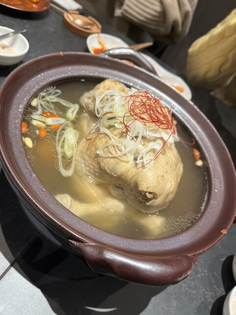 by hitohitodining : 参鶏湯 tan （sam-ge-tang tan / タン） - 神田/韓国料理 [食べログ]