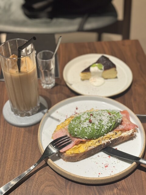 anonymous art cafe & barのご予約 - 表参道/カフェ | 食べログ