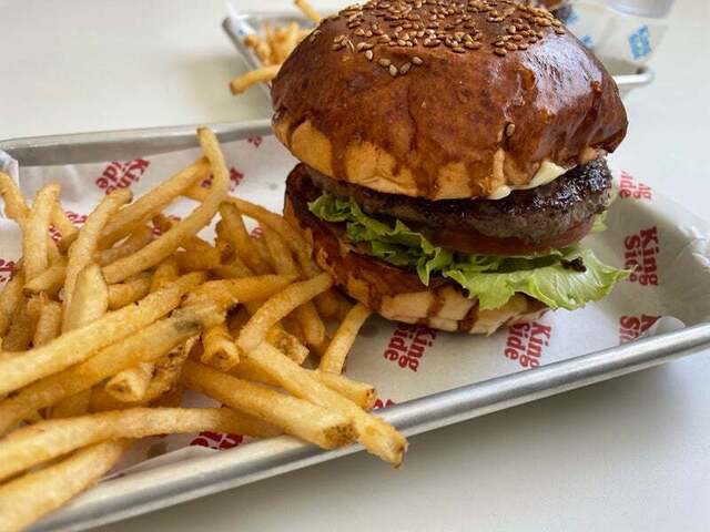 King Side BREAKFAST and BURGERS （キング サイド ブレックファスト アンド バーガーズ） - 北谷町 ...