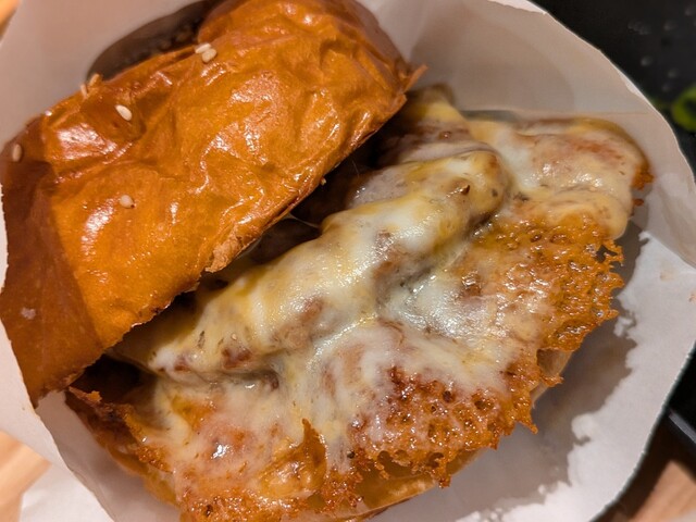 mosh Grab'n Go （モッシュ グラブ アンド ゴー） - 広尾/ハンバーガー | 食べログ