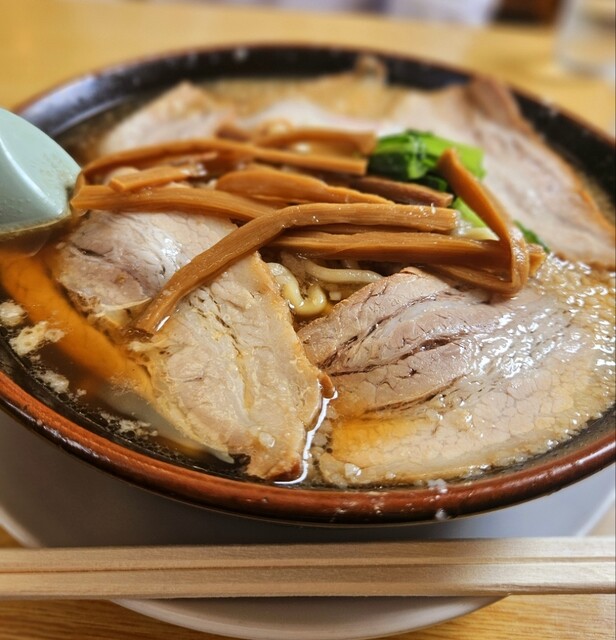 燕三条エリアで背脂ラーメンが食べたい！燕市と三条市のお店10選 [食べログまとめ]