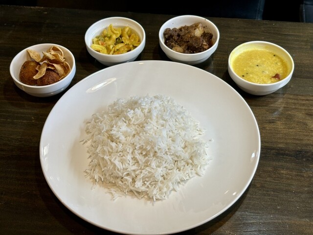 CEYLON Tea HOUSE RESTAURANT & BAR （セイロン ティー ハウス レストラン & バー） - 青木/スリランカ ...