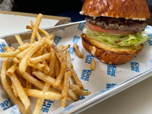 King Side BREAKFAST and BURGERS （キング サイド ブレックファスト アンド バーガーズ） - 北谷町 ...