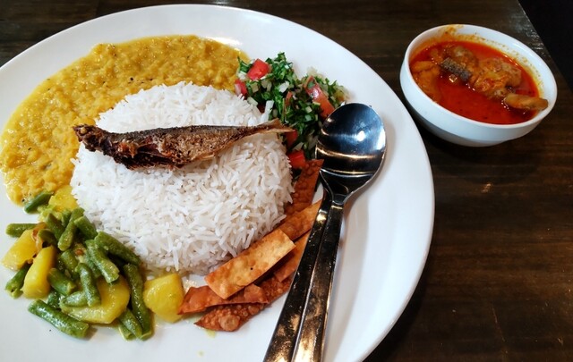 CEYLON Tea HOUSE RESTAURANT & BAR （セイロン ティー ハウス レストラン & バー） - 青木/スリランカ ...