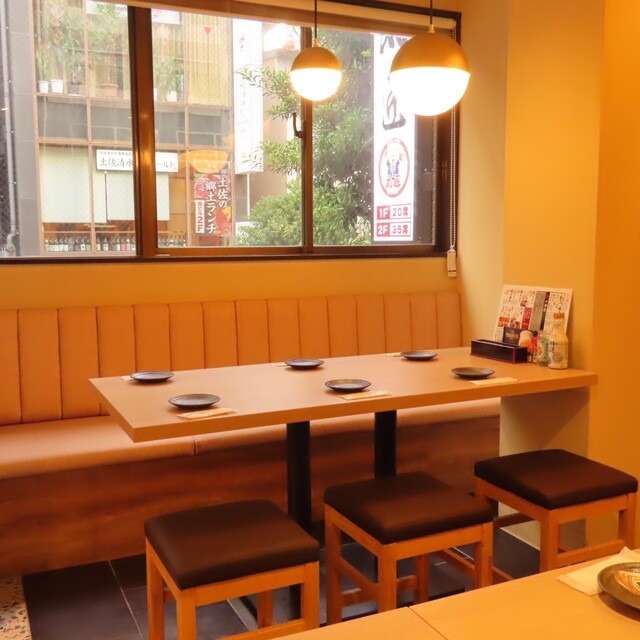 座席 : 芝浦食肉市場直送 やきとん 丸匠 - 新橋/居酒屋 | 食べログ