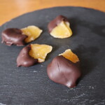 QUON CHOCOLATE＆DEMI-SEC 岡崎店 （クオンチョコレートアンドドゥミセック） - 六名/チョコレート | 食べログ