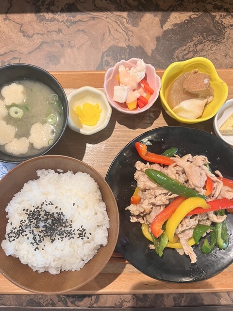 yome yome （ヨメ ヨメ） - 島ノ関/食堂 | 食べログ