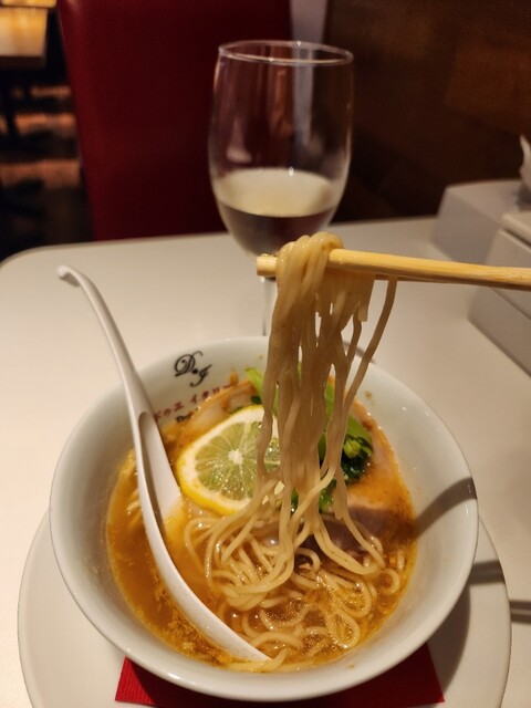 らぁ麺 ドゥエイタリアン 秋葉原テラス店 （Ramen Due Italian） - 新御茶ノ水/ラーメン | 食べログ