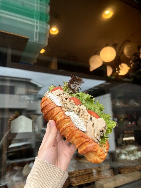 『住宅街にひっそりと佇むもっちりパンが美味しいベーカリー』by ふた旅 : zacro （パン屋 ザクロ） - YRP野比/パン [食べログ]