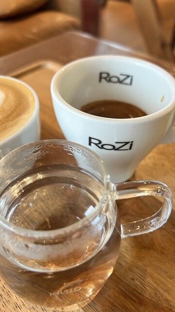 ROZI coffee （ロジコーヒー） - 新大久保/カフェ | 食べログ