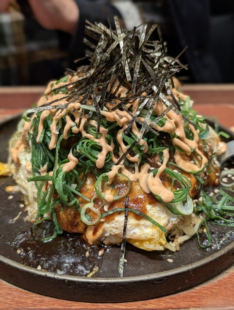 『朝10:00から東京駅で広島焼！』by junior_tetsu : 電光石火 東京駅店 - 東京/お好み焼き [食べログ]