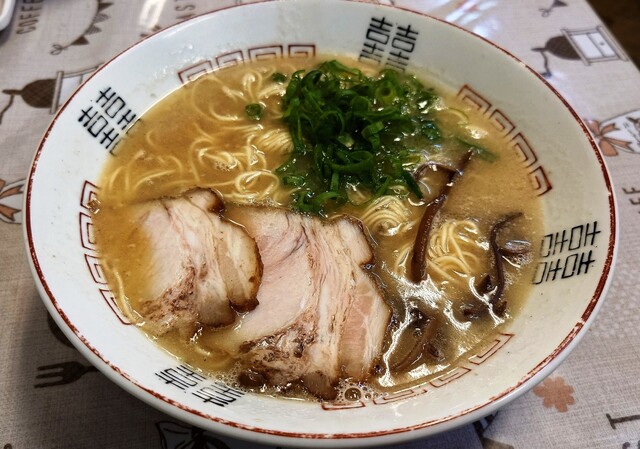 『豚骨ラーメン。』by 尾上松之助 : RAMEN BIRD （ラーメン バード） - 山陽明石/ラーメン [食べログ]