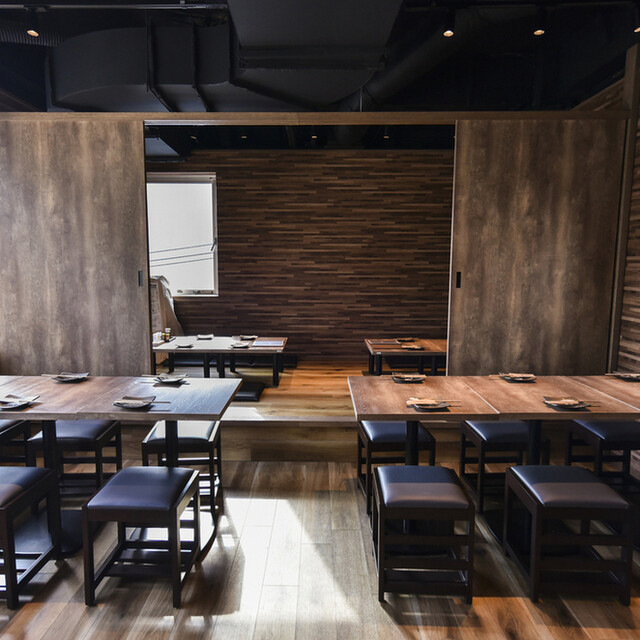 座席 : 炭火焼鳥と一口餃子 TORA鶏YA 四条河原町店 - 京都河原町/居酒屋 | 食べログ