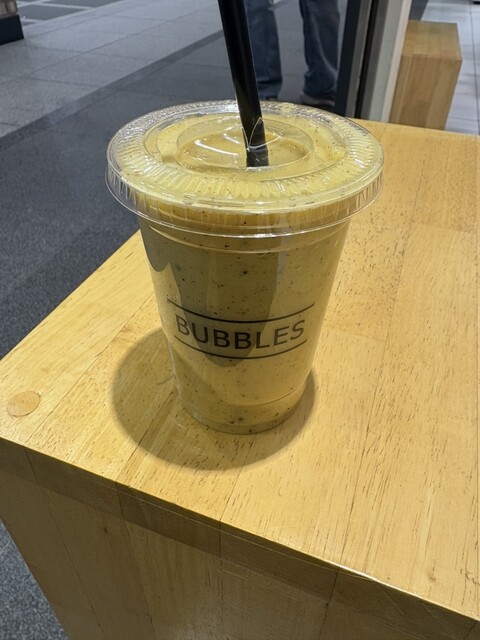 『フルーツたっぷり』by ゆかる : JUICE STAND BUBBLES SHINJUKU WEST （ジュース スタンド バブルス） - 新宿西口/ジューススタンド [食べログ]